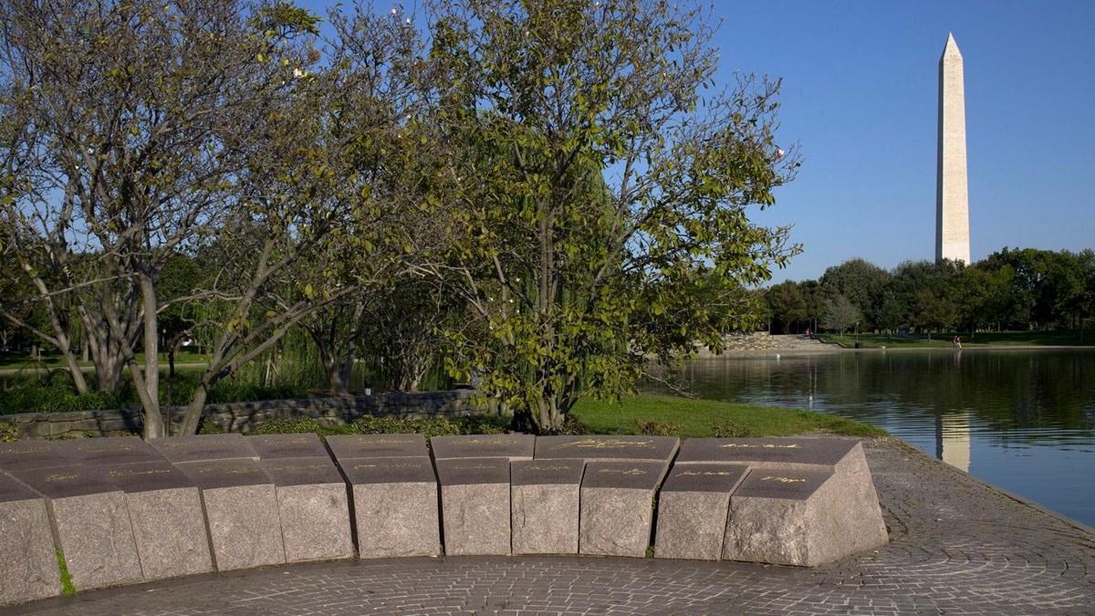 Visit the 56 Signers of the Declaration of Independence Memorial (U.S ...