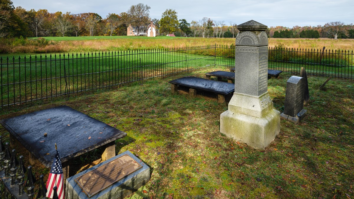 Long Loop: Stone Family Cemetery (U.S. National Park Service)