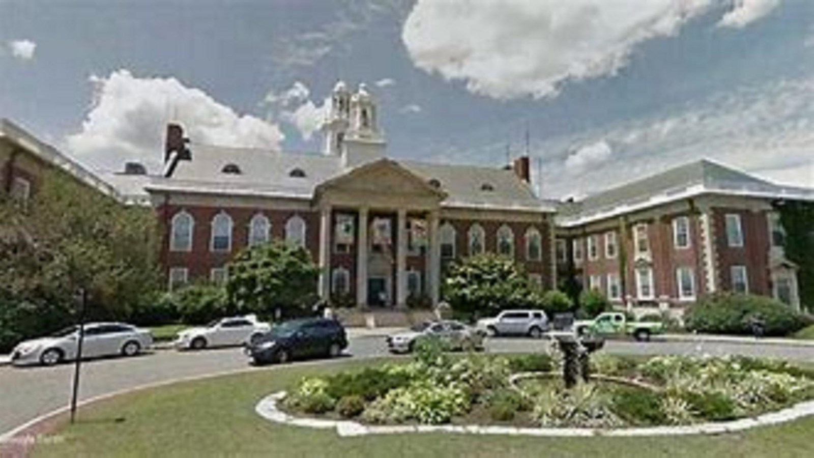 Newton City Hall (U.S. National Park Service)