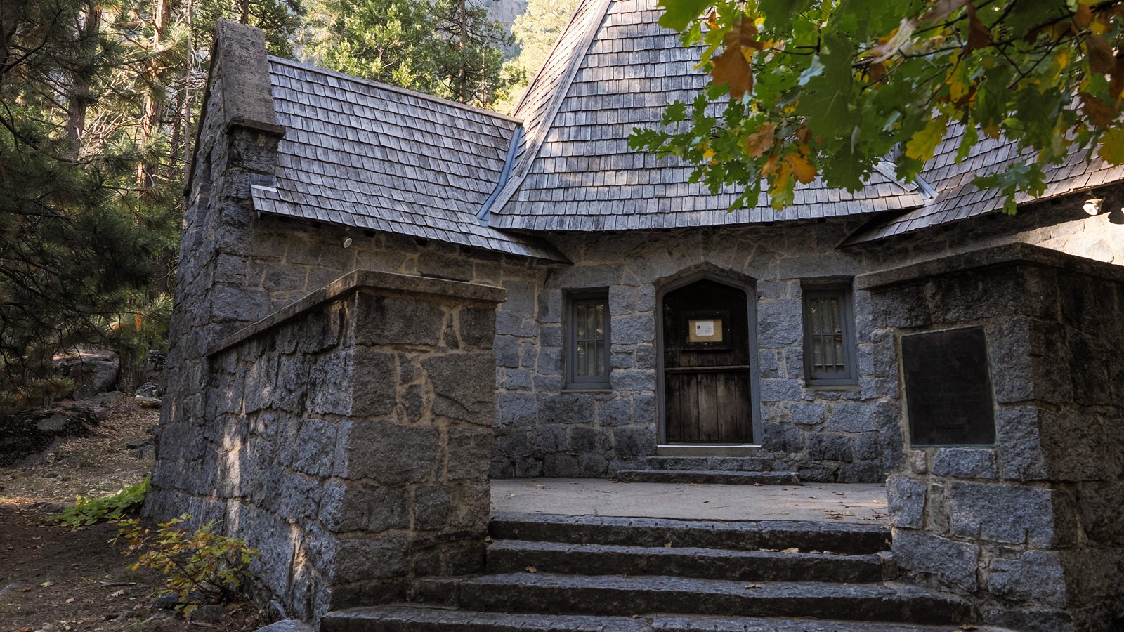 Yosemite Conservation Heritage Center Architecture (U.S. National Park ...