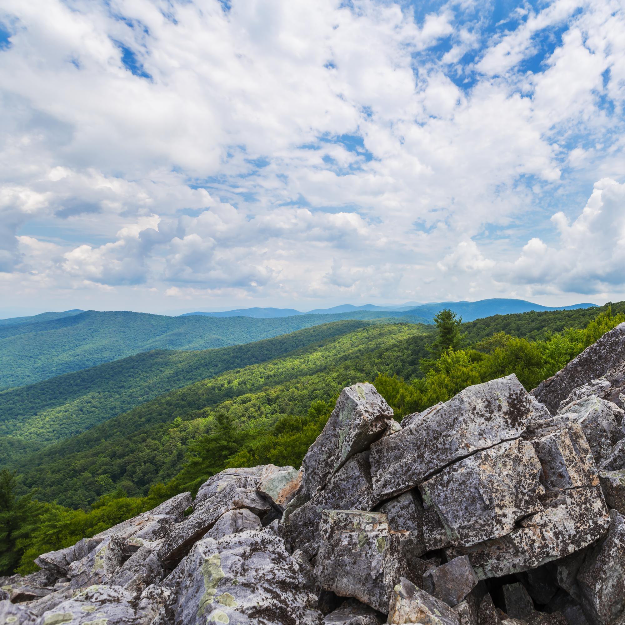 Exploring the Splendor of Blackrock Summit in Shenandoah National Park ...