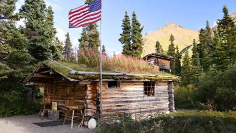 The Early Years: The Journals of Richard Proenneke, 1967-1973 - Lake ...