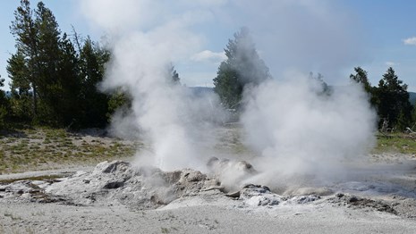 Hydrothermal Systems - Yellowstone National Park (U.S. National Park ...