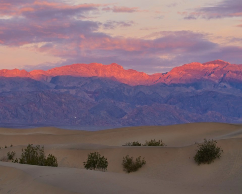 Painting Death Valley - Death Valley National Park (U.S. National Park ...