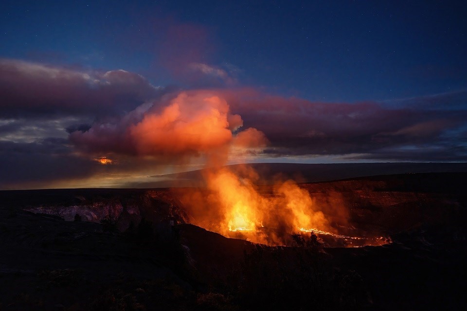 Eruption Viewing - Hawaiʻi Volcanoes National Park (U.S. National Park ...
