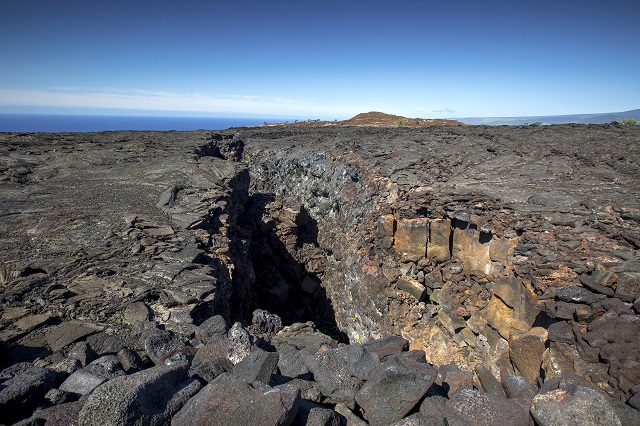 The Great Crack and Ala Waiʻi - Hawaiʻi Volcanoes National Park (U.S ...