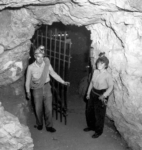 A Small Cave No More - Jewel Cave National Monument (U.S. National Park ...