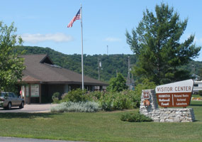 Visitor Centers - Pictured Rocks National Lakeshore (U.S. National Park ...