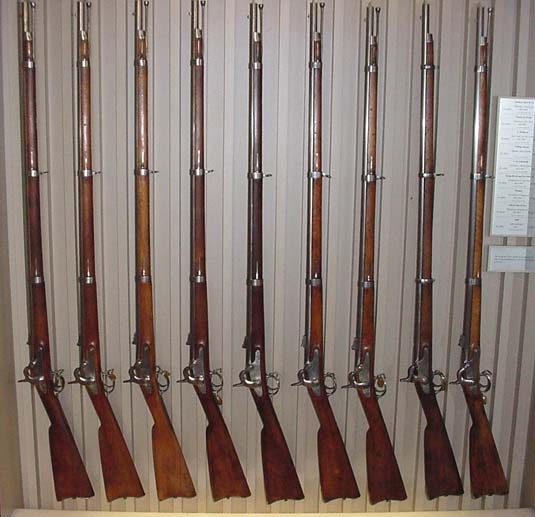File:Contract Rifle-Muskets from case of the Springfield Armory Museum ...