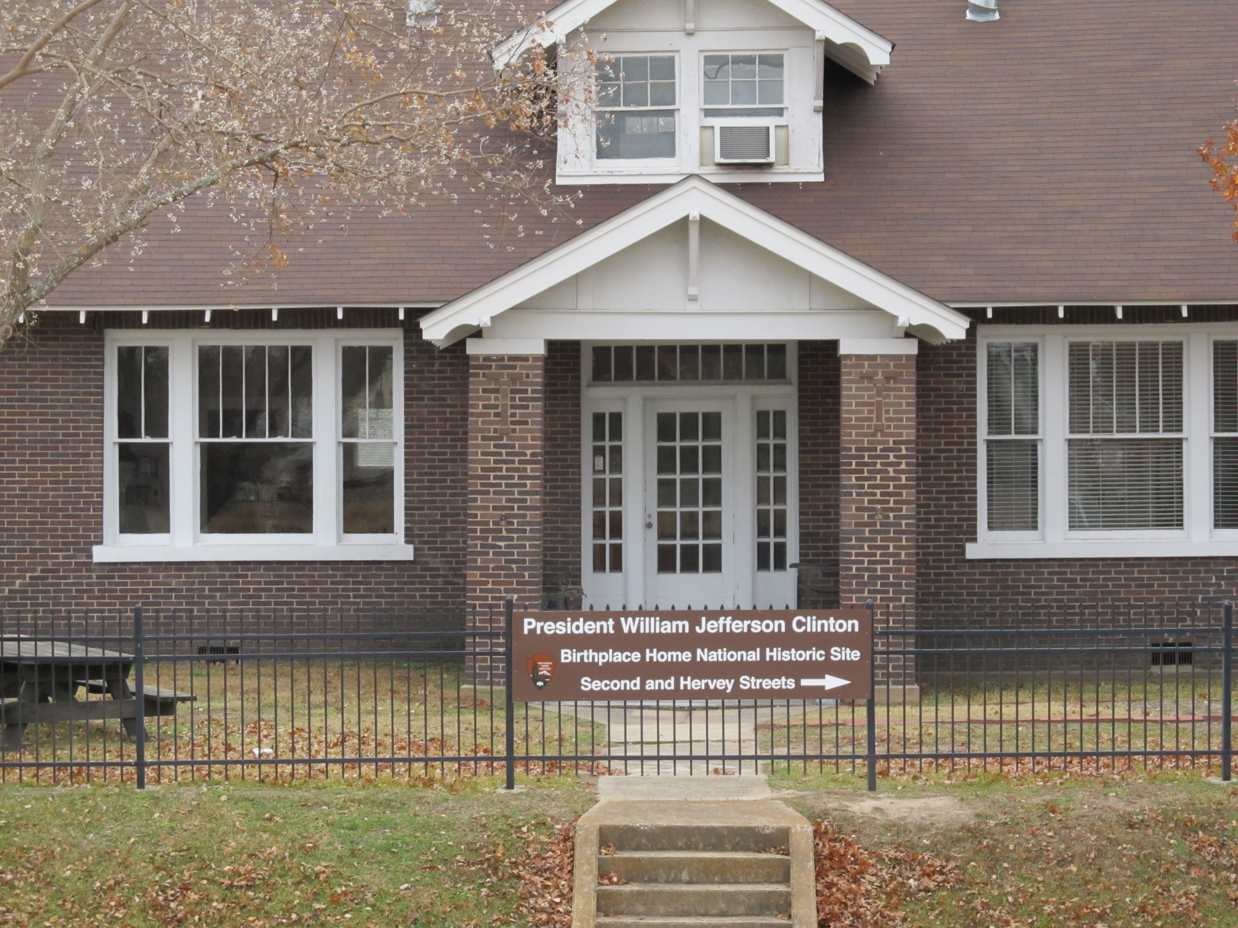 Accessibility - President William Jefferson Clinton Birthplace Home ...