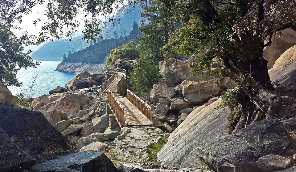 Day Hikes in Hetch Hetchy - Yosemite National Park (U.S. National Park ...